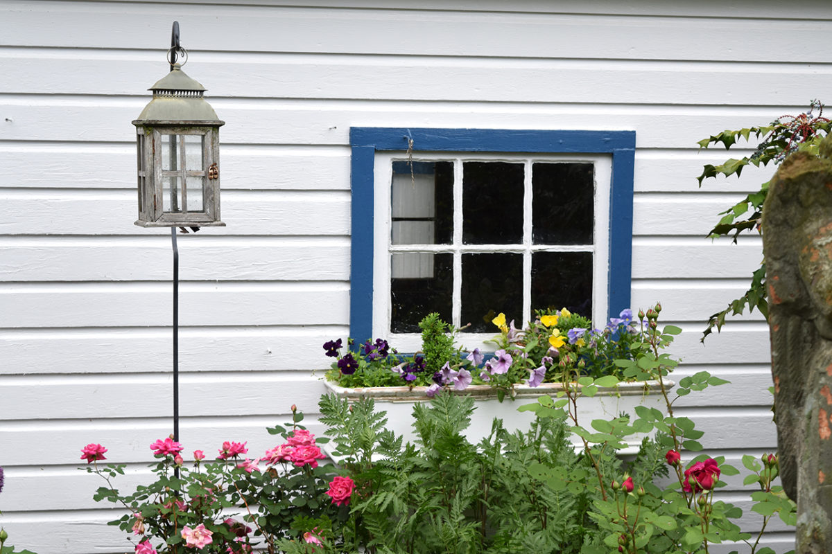 Sandy Spring Museum Garden Club Tour Review - Grading Gardens